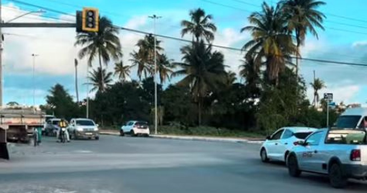 [Vídeo] Semáforo apagado preocupa condutores que trafegam por Marginal ...