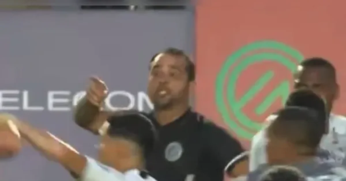 [Vídeo] Confusão entre técnicos e briga generalizada marca clássico CSE ...
